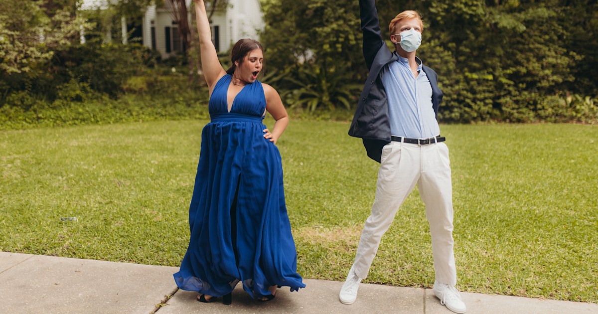 What about prom? High school seniors enjoy DIY proms at home