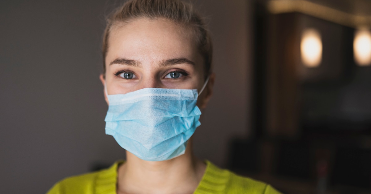 Smile behind a face mask can be recognized by others, body language ...