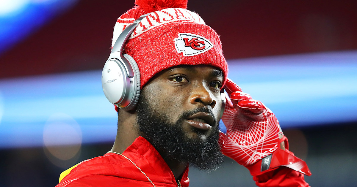 NFL player Damien Williams to skip season to care for mom with cancer