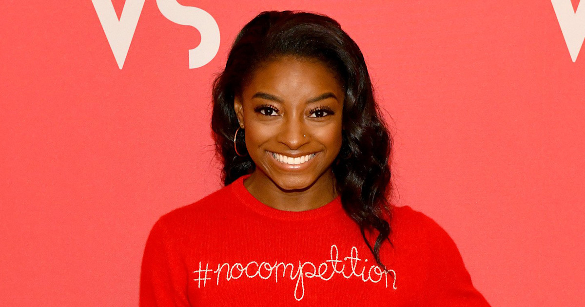 Simone Biles snuggles up to NFL player Jonathan Owens