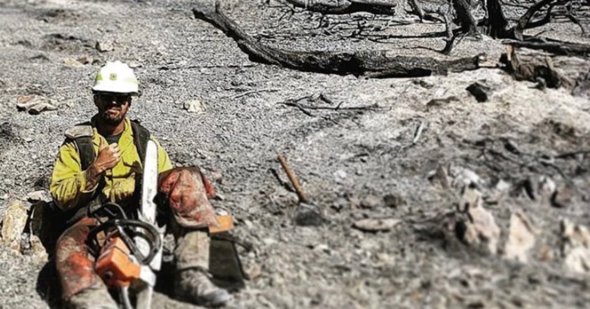 Firefighter goes viral debunking wildfire conspiracy theories Firefighter goes viral debunking wildfire conspiracy theories