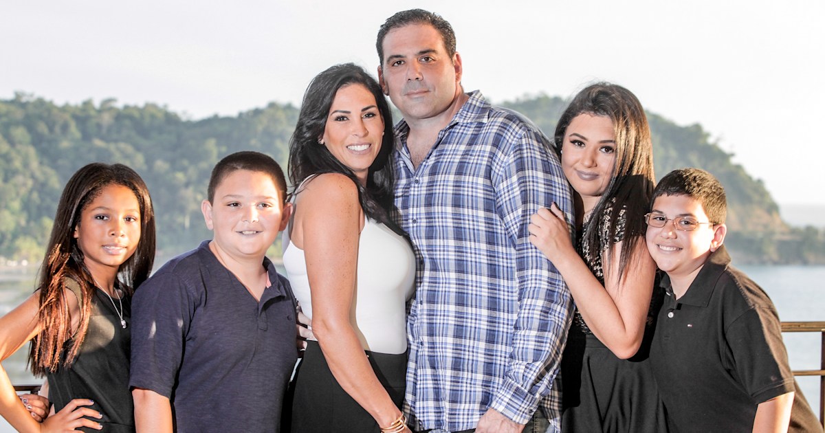 Carolyn Aronson, CEO of It's a 10 Haircare, pregnant at 53