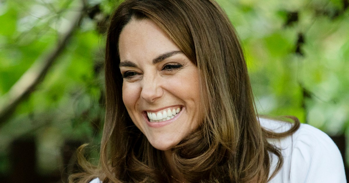 Kate Middleton wears blue blouse with a special message