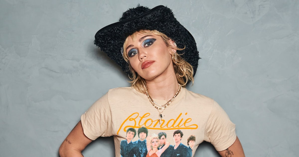 Miley Cyrus says she's 2 weeks sober after she 'fell off' during pandemic