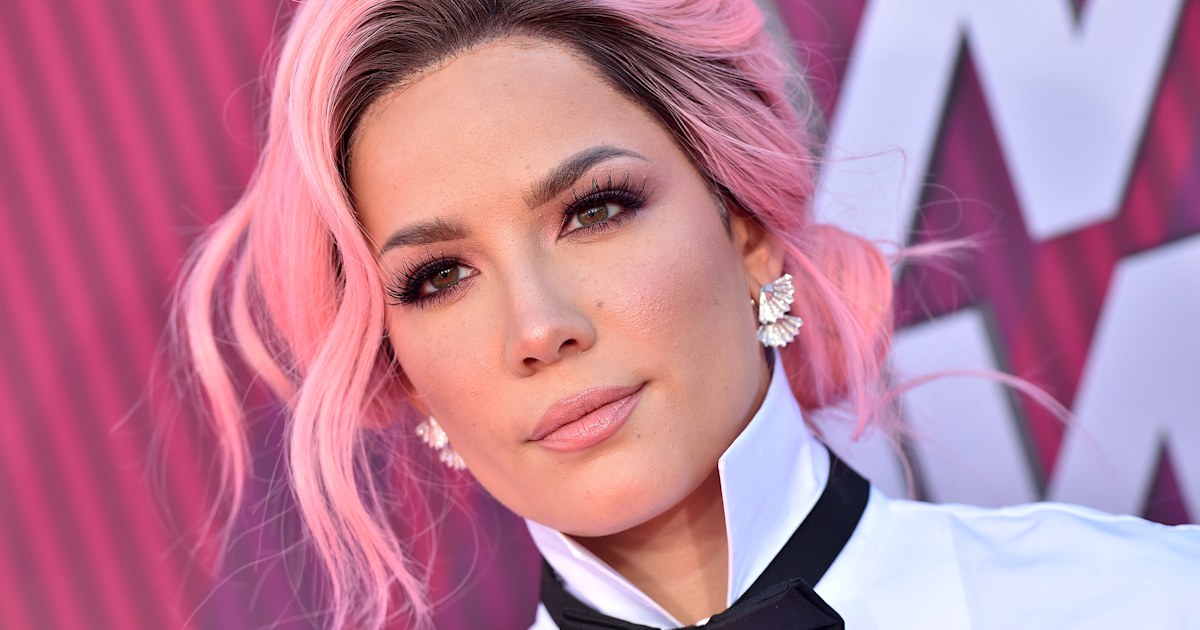 Halsey apologizes for posting photo depicting her eating disorder