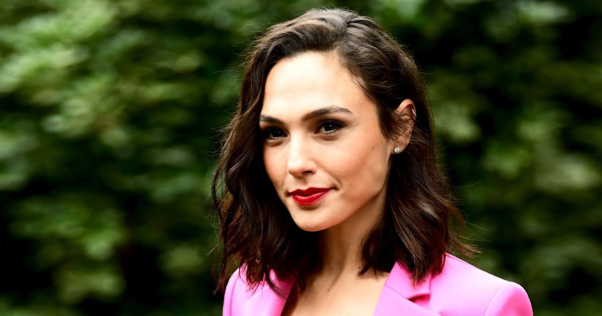 Gal Gadot shares pic of husband and daughters Maya and Alma