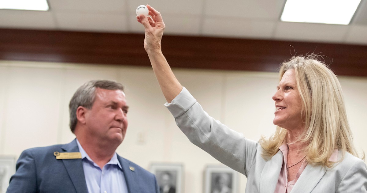 Mayor of Houston suburb chosen by pulling a name from hat