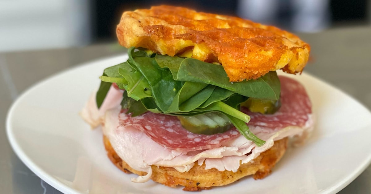 Cheesy Jalapeño Chaffles Recipe