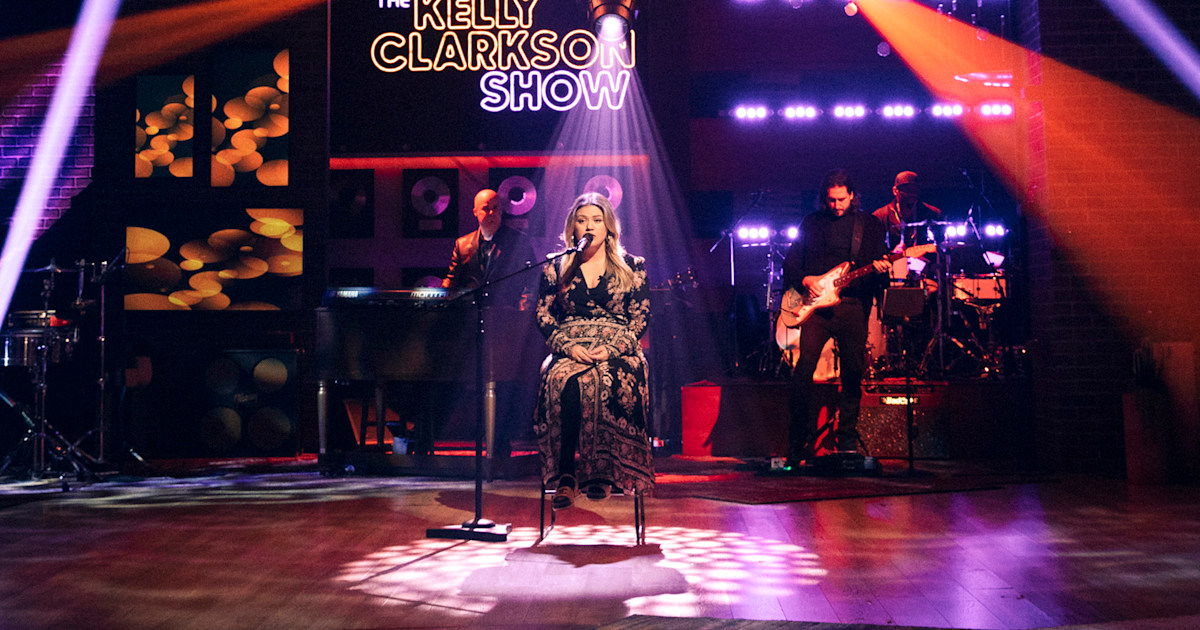 Kelly Clarkson's Fleetwood Mac cover is the 'Kellyoke' of our 'Dreams'