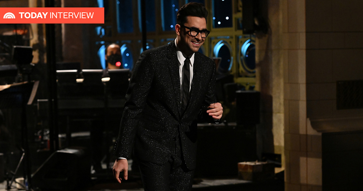 'Schitt's Creek' star Dan Levy talks 'SNL,' working with dad Eugene Levy