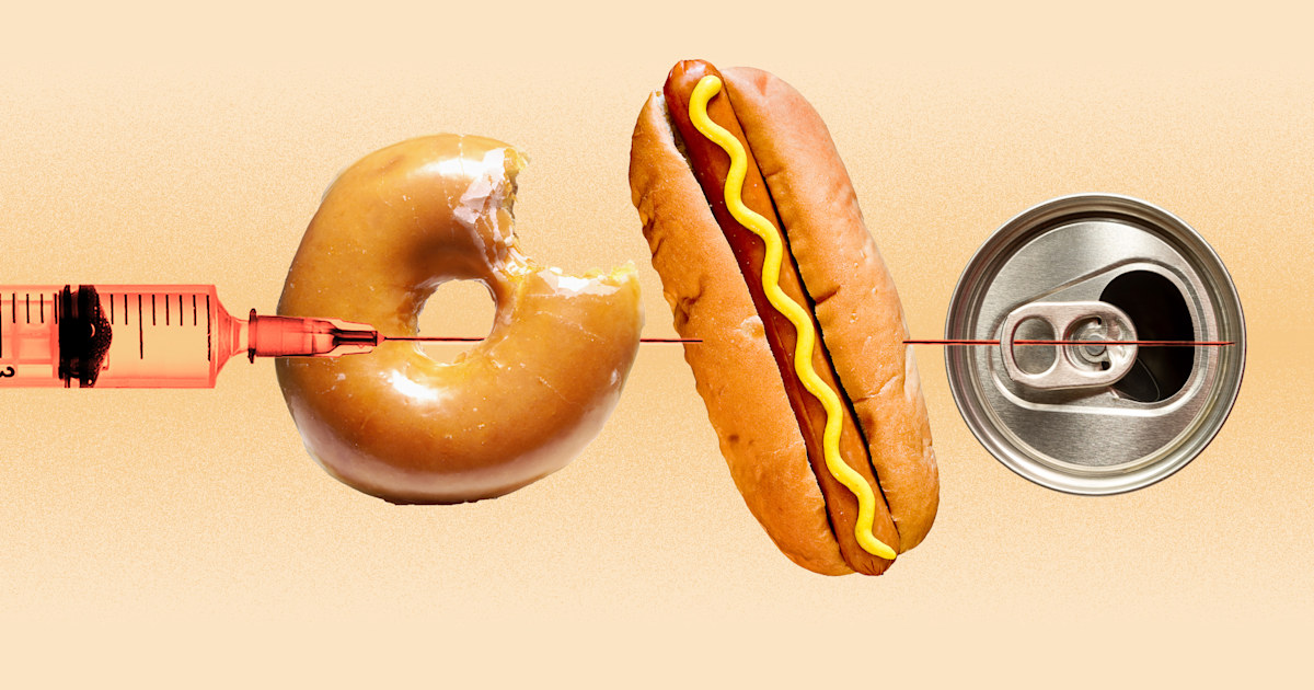 COVID-19 vaccine card: 8 deals and food freebies you can score