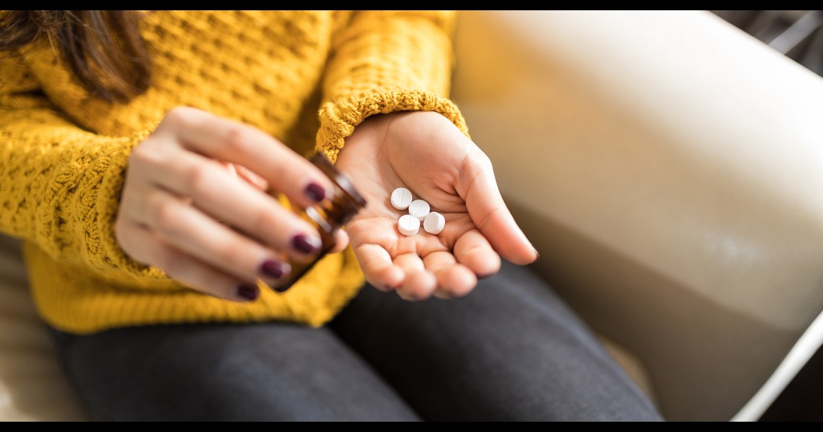 Pfizer CEO hopes new at-home pill to treat COVID-19 will be available ...