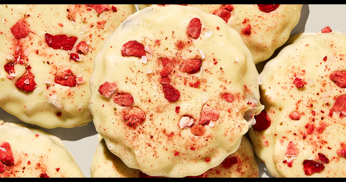 Milk Bar's Strawberry Shortcake Caramel Snaps Recipe