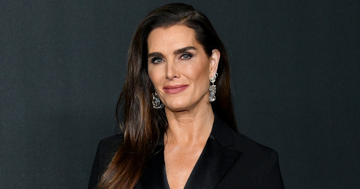Brooke Shields shares X-ray photo after scary fall
