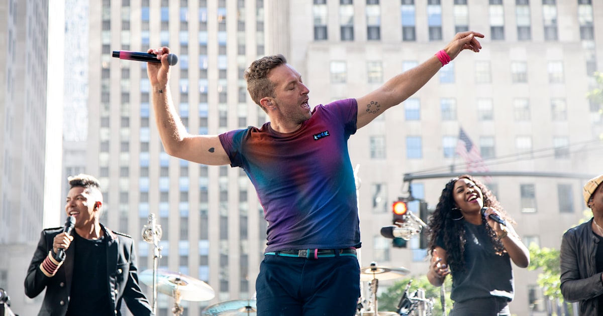 Coldplay performs live on the TODAY show plaza