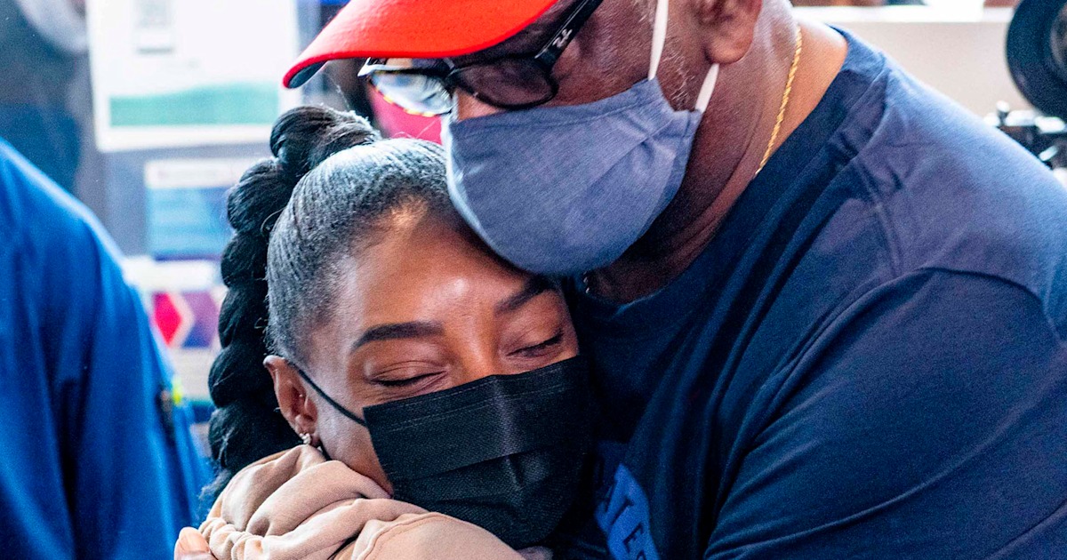 Simone Biles reunites with family after Tokyo Olympics