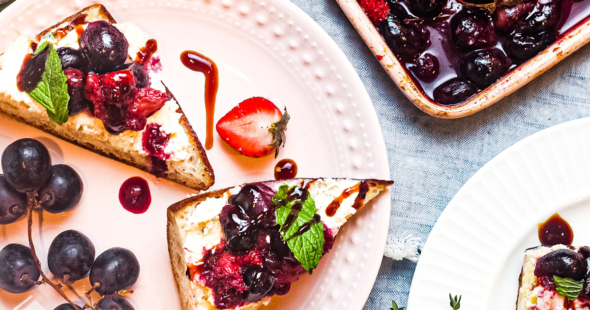 Roasted Grape and Mascarpone Toast Recipe