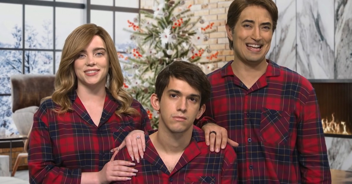 'SNL' perfectly depicts the crazy holiday cards we receive