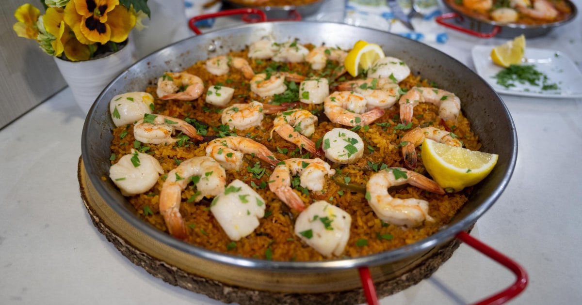 Easy Shrimp and Scallop Paella