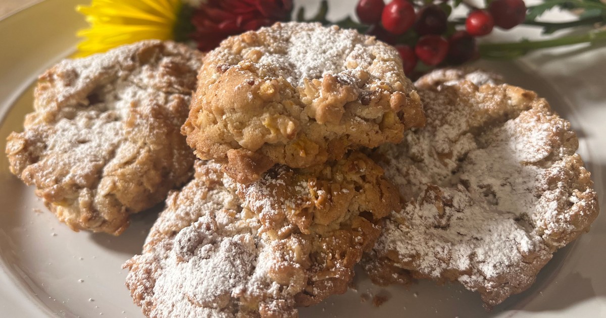 Colorado Pikes Peak Snow Drop Cookies