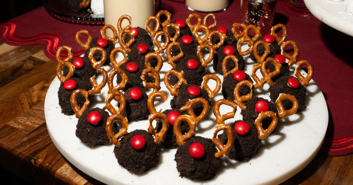 Hoda Kotb's Oreo Reindeer Truffles
