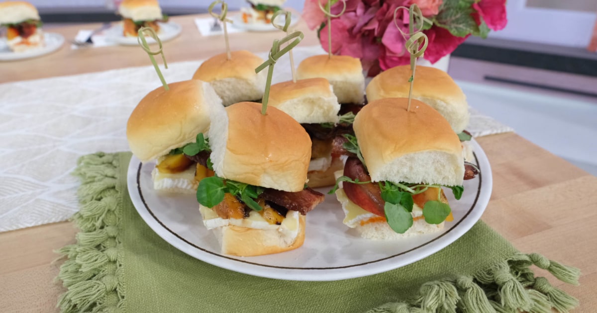 Grilled Peach and Brie Sliders