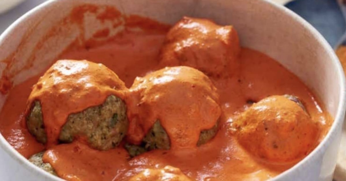 Turkey Meatballs in Roasted Red Pepper Sauce