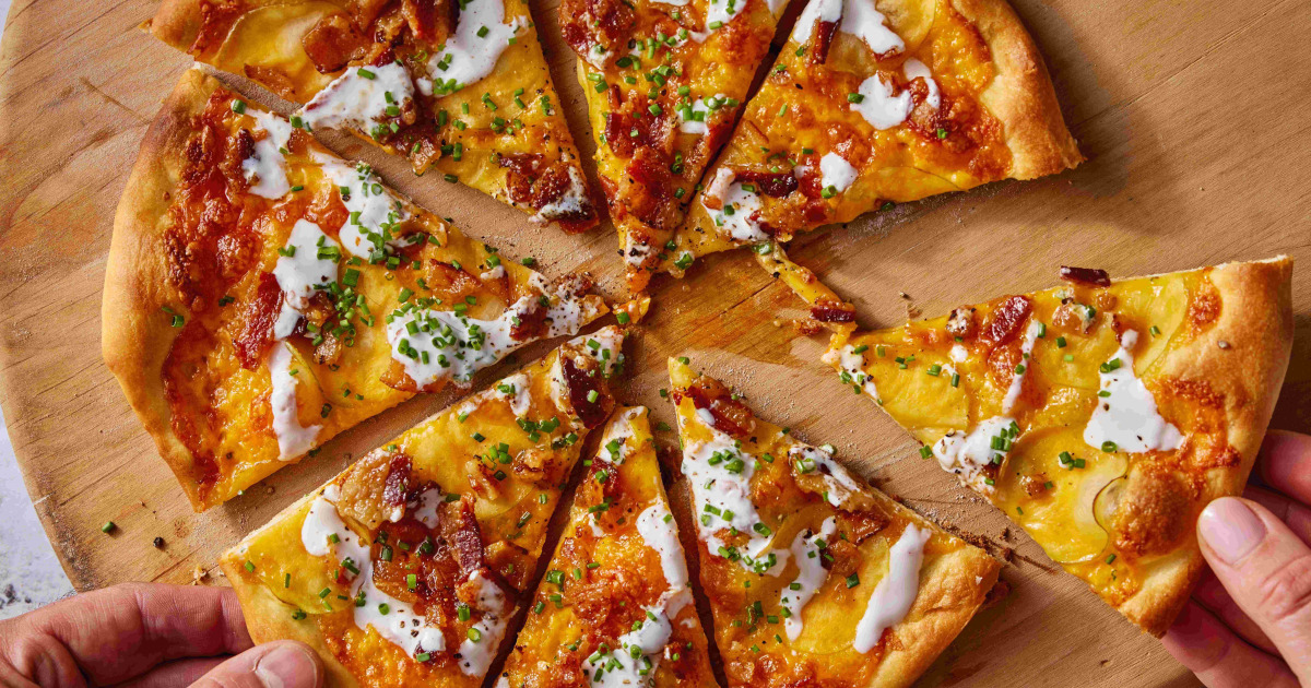 Carson Daly's Loaded Baked Potato Pizza