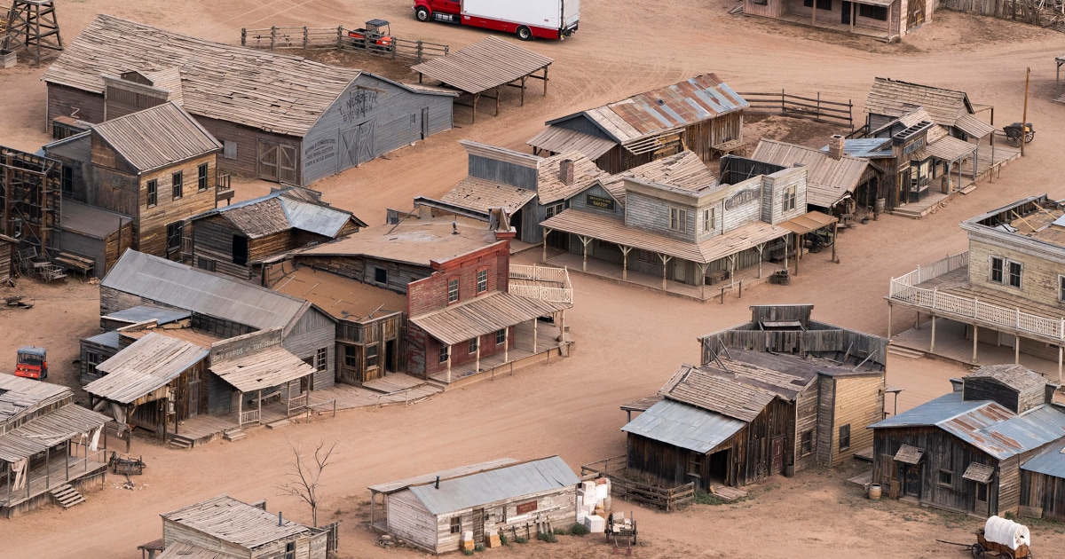 Veteran prop master explains warning signs that led him to turn down ...