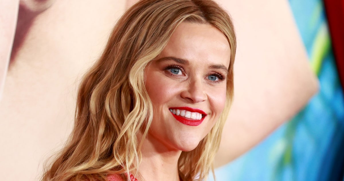 Reese Witherspoon shares then and now pics from ‘Sing’ premieres