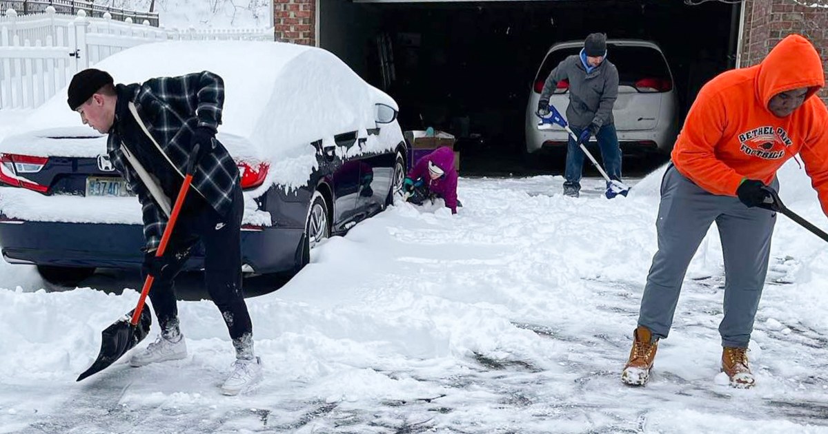 High school coach cancels workout, tells players to shovel snow