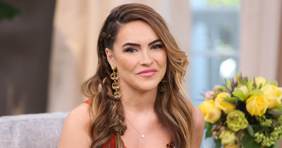 'Selling Sunset' Star Chrishell Strause Urges Cancer Screenings