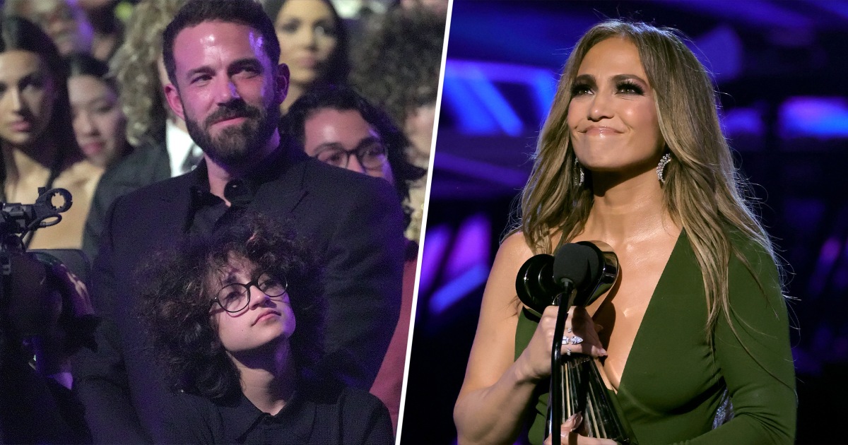 J.Lo Accepts Icon Award with Her Daughter Emme and Ben Affleck in ...