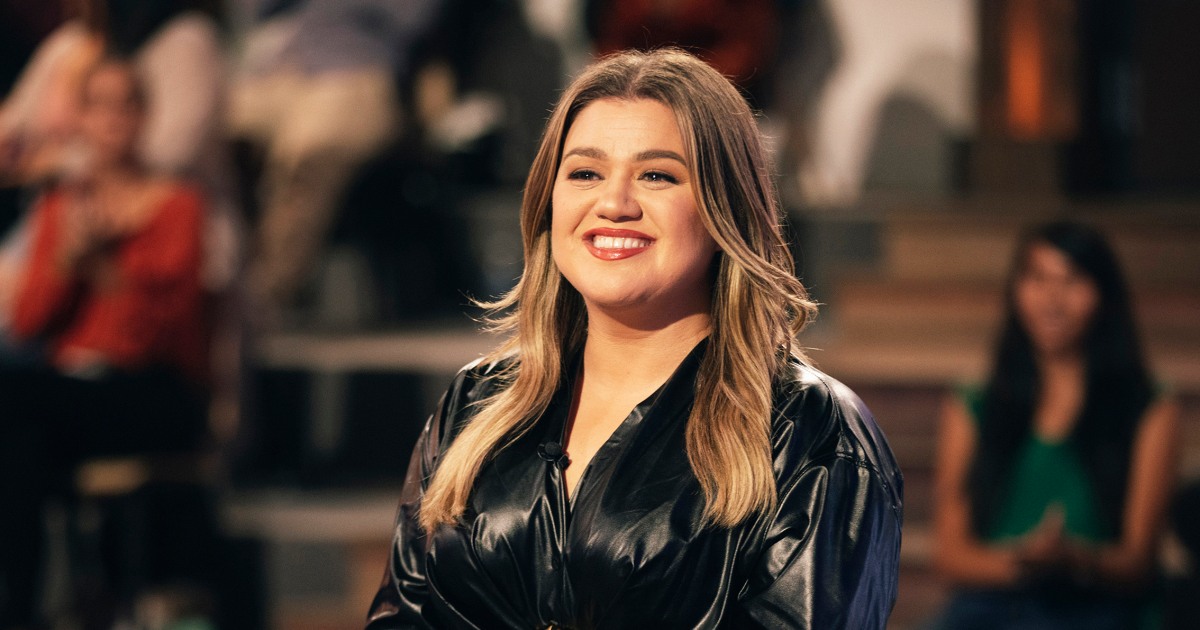 Kelly Clarkson Says She's 'Not Concerned' About Turning 40 Next Month