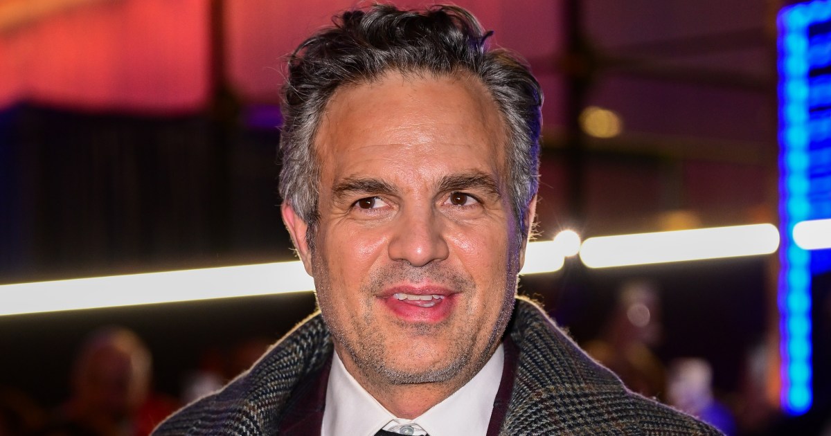 Mark Ruffalo Photo With Daughter Bella On Red Carpet