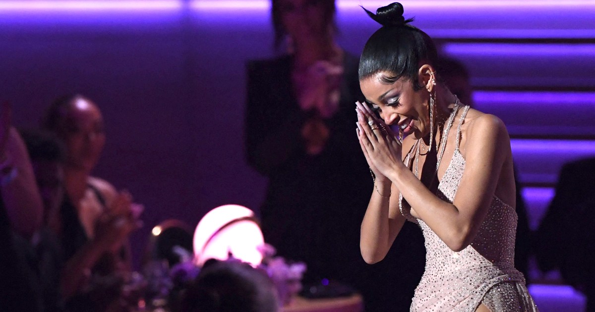 Doja Cat Gets First Grammy Award, But Not Before a Bathroom Break