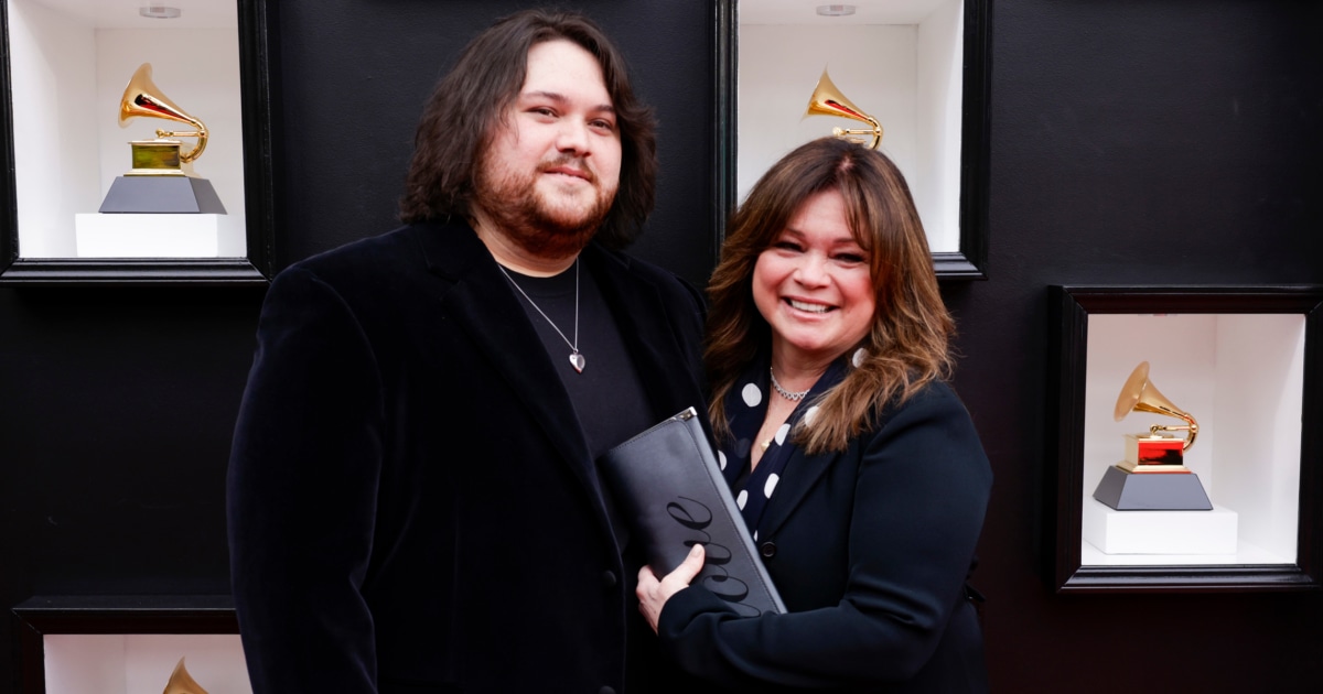Wolfgang Van Halen Brings Mom Valerie Bertinelli to the Grammy Awards