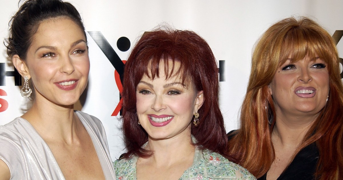 Ashley Judd opens up about first Mother’s Day without Naomi Judd in ...