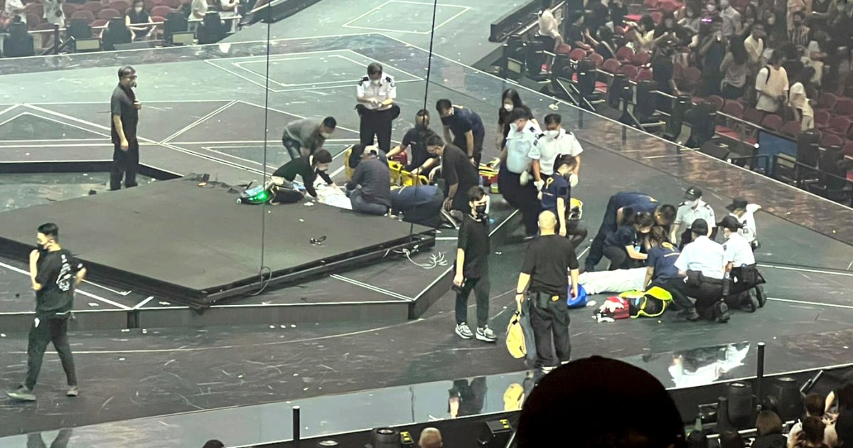 Falling Screen Injures 2 Dancers Onstage at Hong Kong Concert