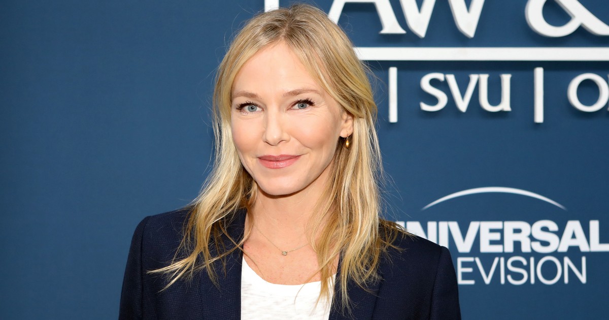 'SVU' veteran Kelli Giddish out after 12 seasons with show