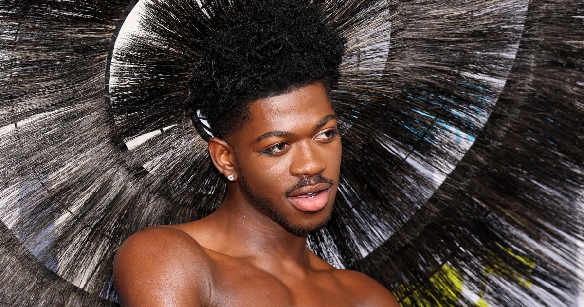 Lil Nas X Says He Feels ‘amazing’ In Extravagant Outfit To The 2022 ...