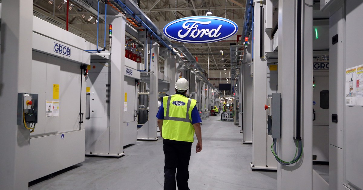 Ford Recalls Nearly 200,000 SUVs for Risk of Fire
