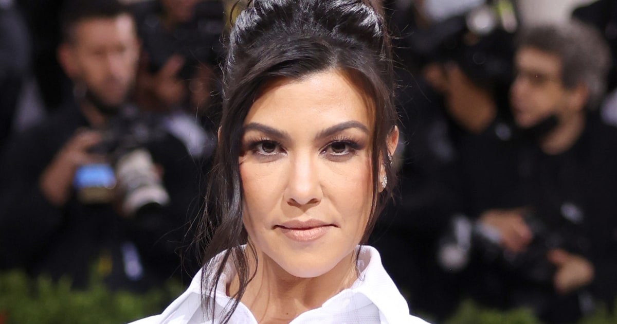 Kourtney Kardashian Sparks Debate About Food in the Bathroom