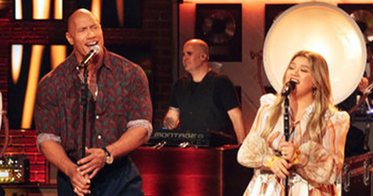 Kelly Clarkson and Dwayne Johnson do playful cover of Loretta Lynn’s ...