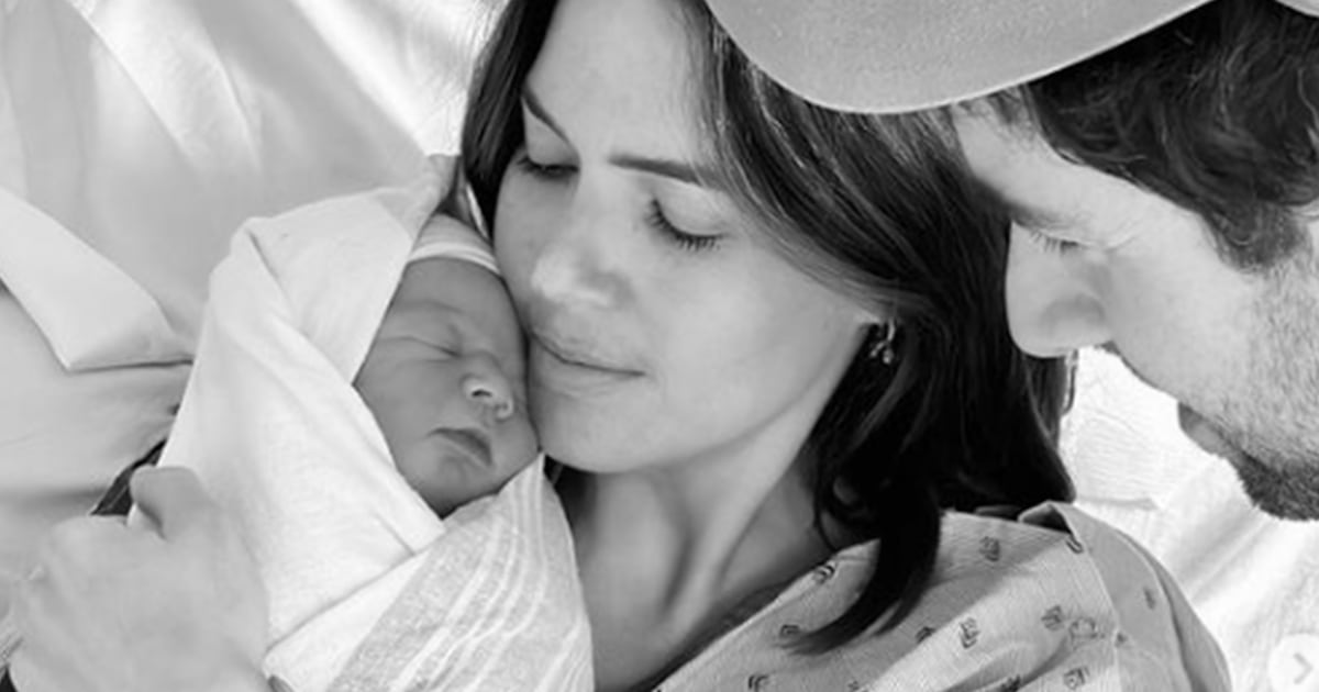 Mandy Moore Shares New Photo of Baby Ozzie: ‘One Week with This Dreamboat’