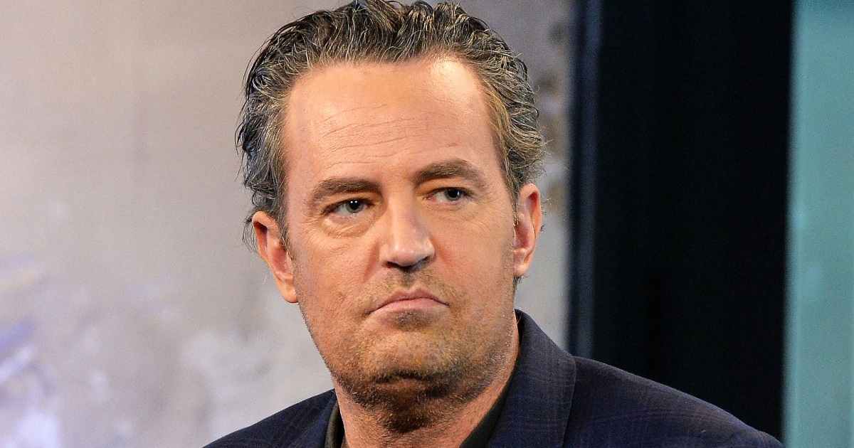Here's Why Matthew Perry Doesn't Think His 'Friends' Costars Will Read ...