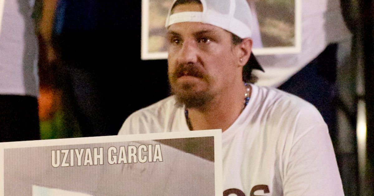 Brett Cross, Dad Of Uvalde Shooting Victim, Protests At District