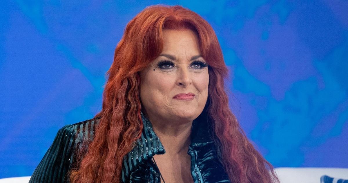 Wynonna Judd On Grieving Mom Naomi Judd: 'Somewhere Between Hell and ...