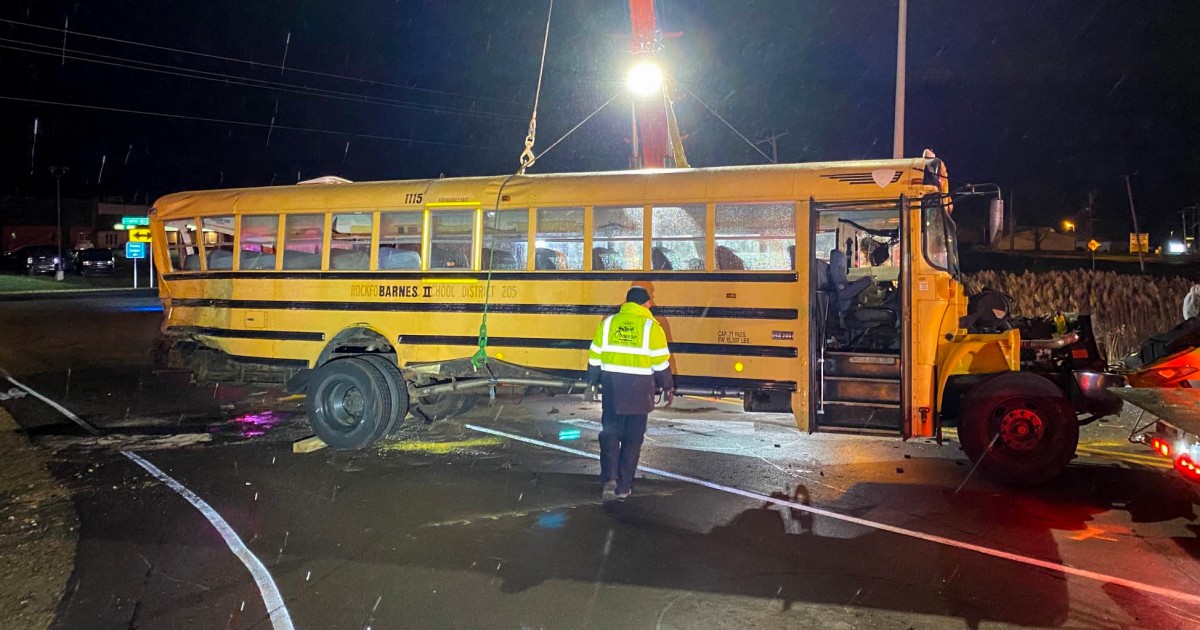 Alleged drunk driver arrested after crashing tractor trailer into bus ...