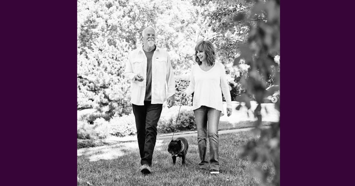 Reba McEntire Posts Heartbreaking Tribute to Dog After His Death
